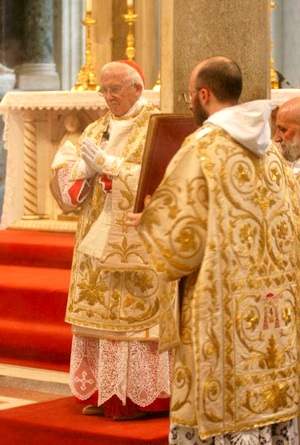Cardinal Says Eucharistic Adoration Urgent – Vultus Christi
